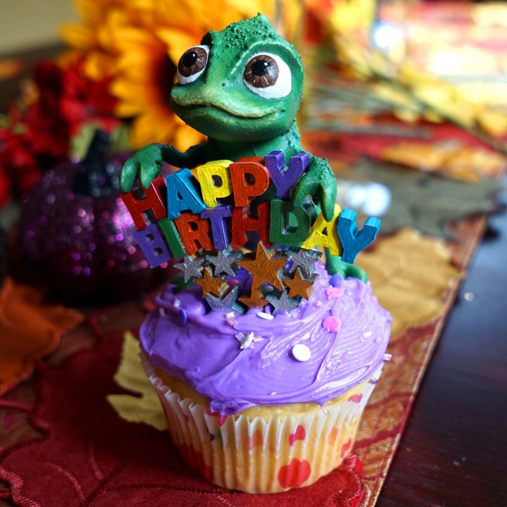 3D Printable Tangled - Pascal by Dr. T