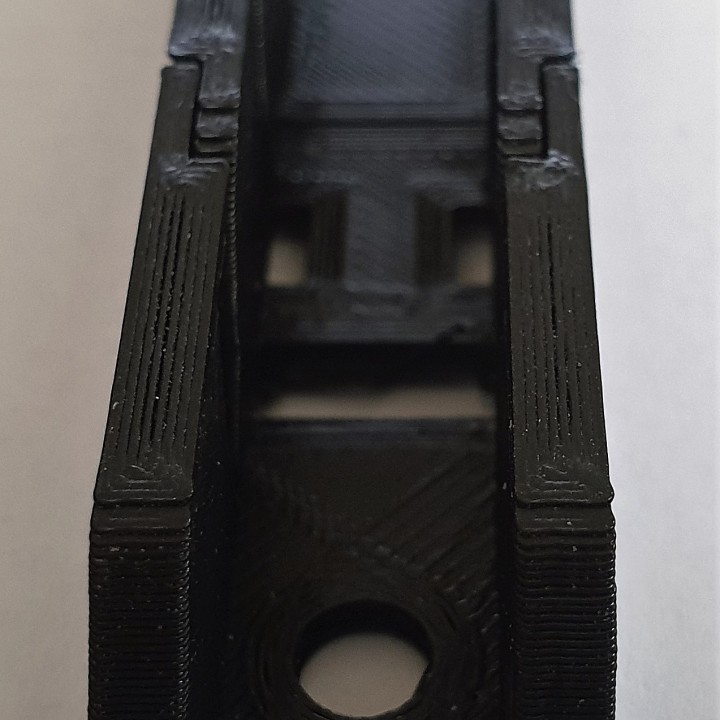 3D Printable Cable Chain 17x15mm by Douglas Dutton