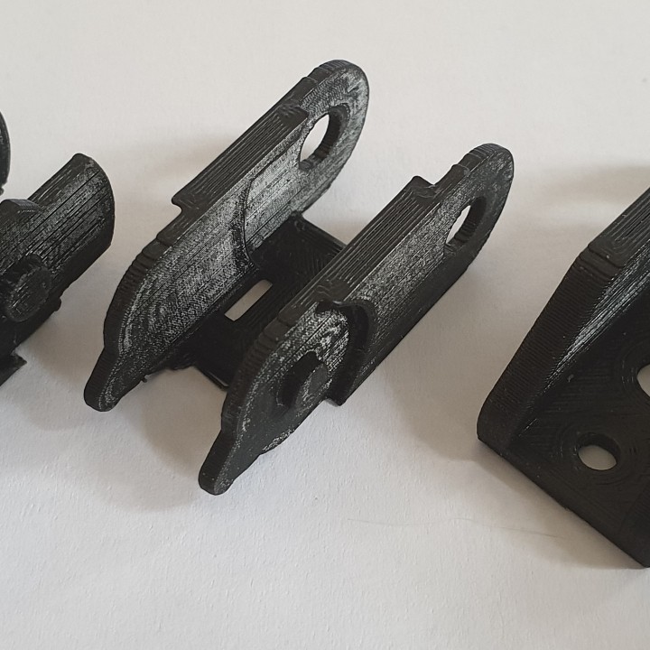 3D Printable Cable Chain 17x15mm by Douglas Dutton