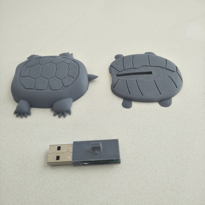 3D Printable Sliding Turtle USB Case by matt
