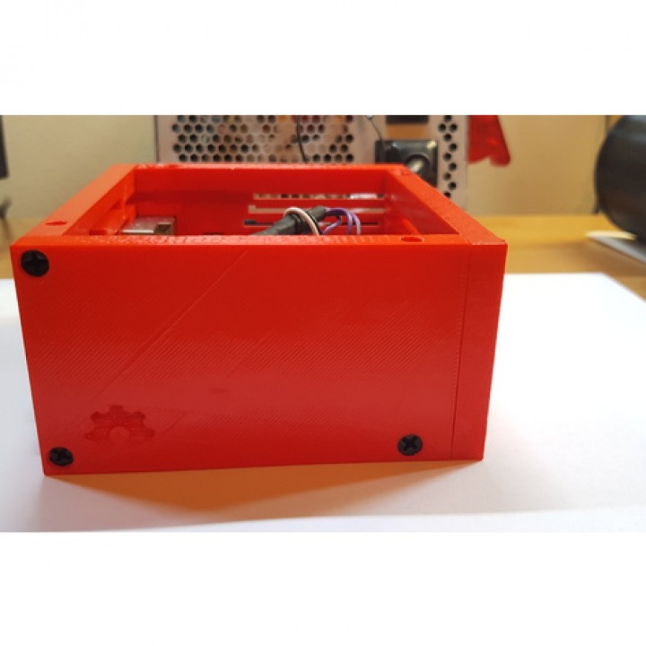 3D Printable Octoprint Controller Case by George Kapoutsidis