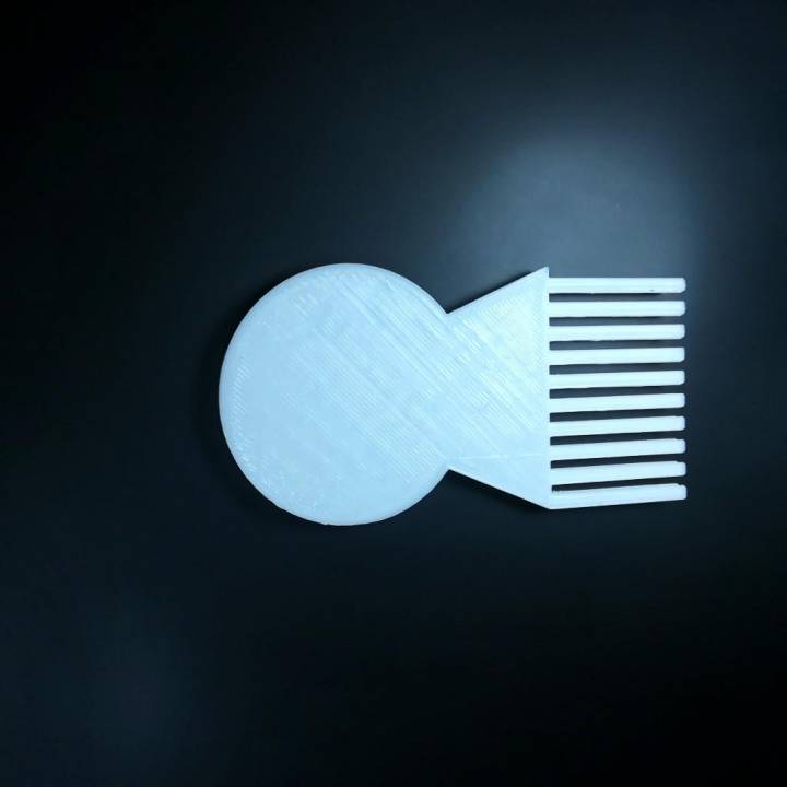 3D Printable Tim's simple comb by Tim Postma