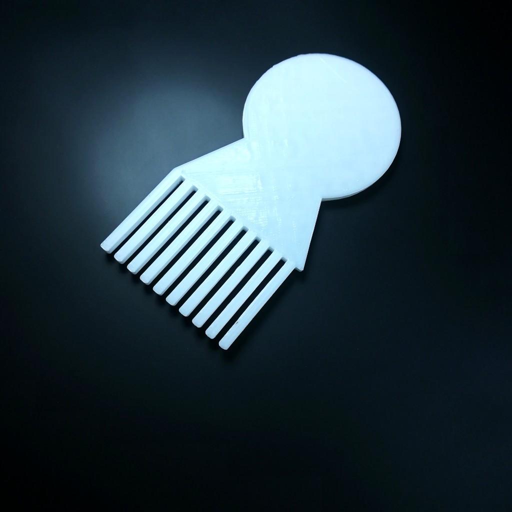3D Printable Tim's simple comb by Tim Postma