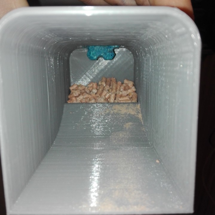 3D Printable feeder for mice and rats by Bartosz Kryszak
