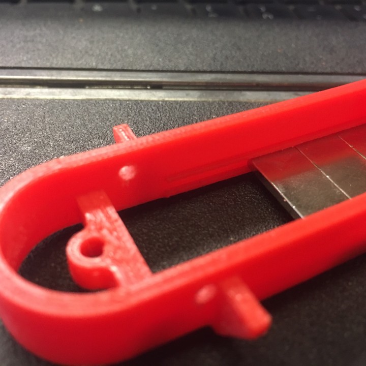 3D Printable Slot car scalextric chassis by Simon