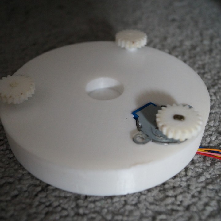 3D Printable Motorized spinning platform with stepper 28BYJ-48 by Plamen