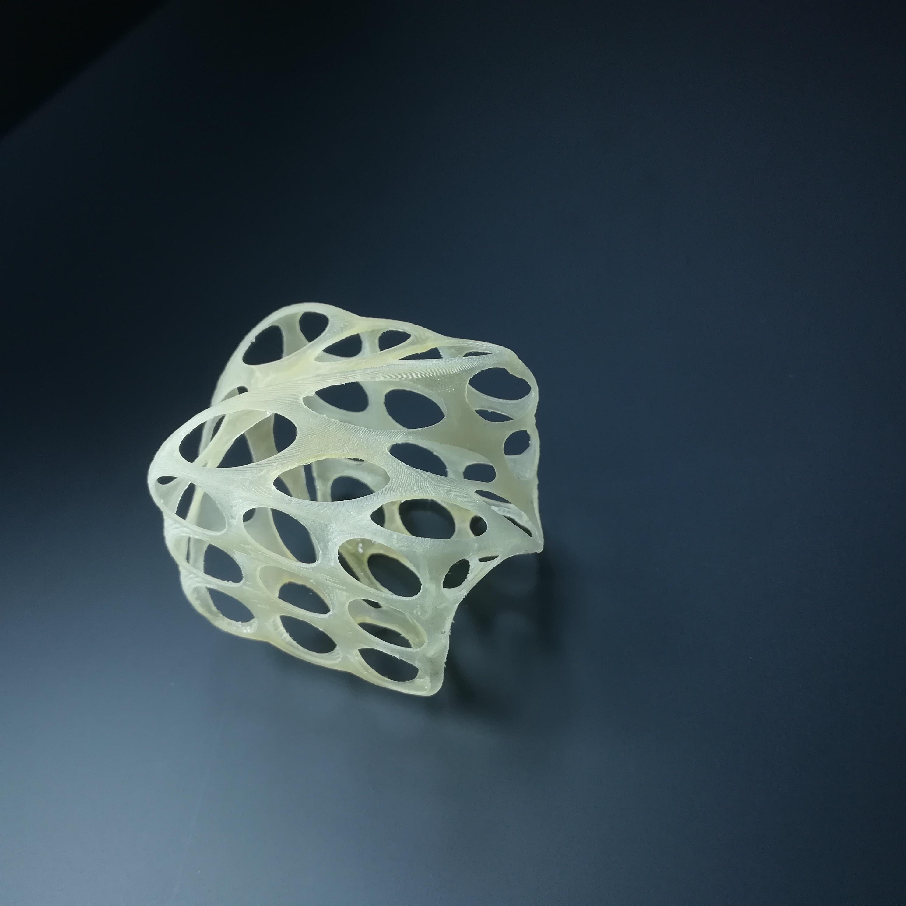 3D Printable Twisted cube by Ilmar