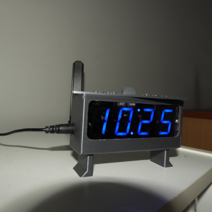 3D Printable Clock Stand+Cover by Alain