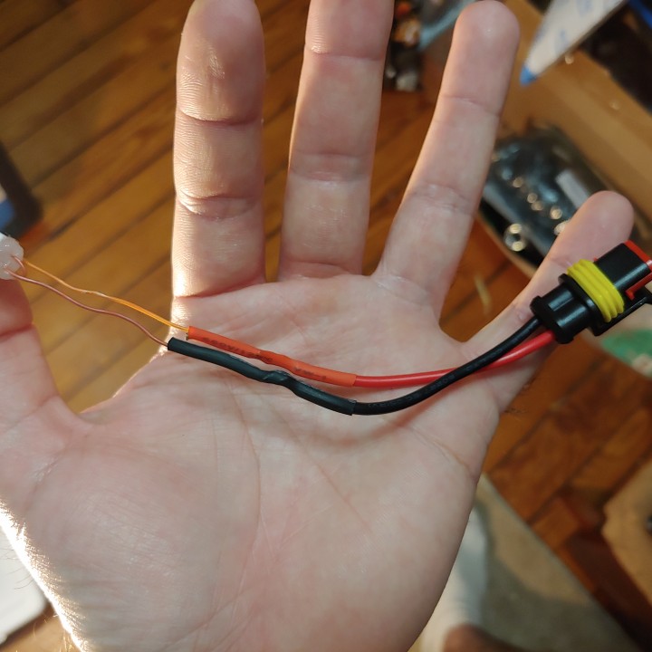 3D Printable Server Fan Connector by joaquin