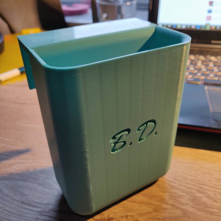 3D Printable Bed phone holder by Bryan Devolder