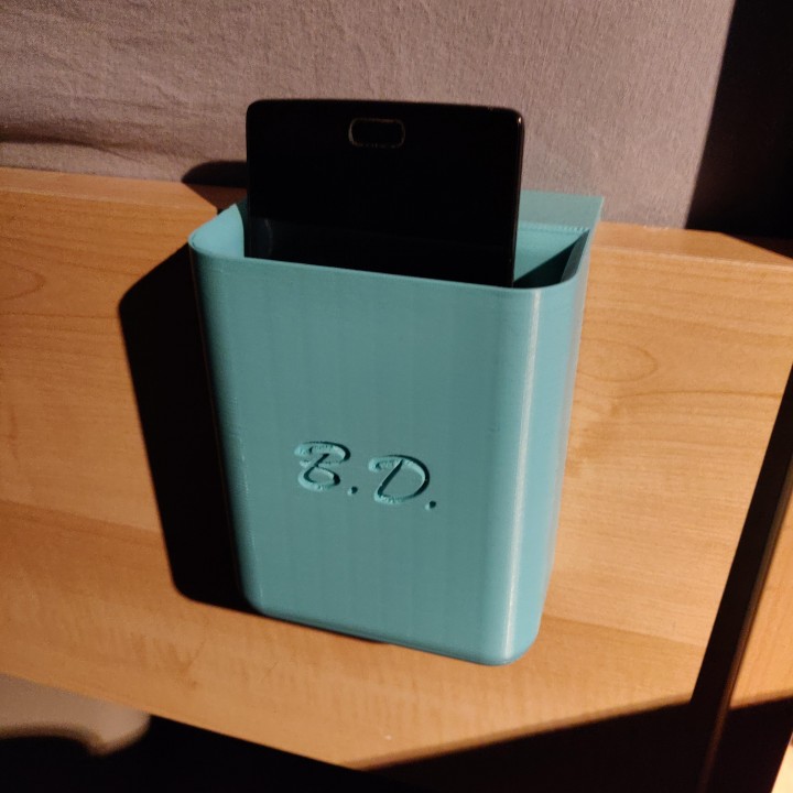 3D Printable Bed phone holder by Bryan Devolder