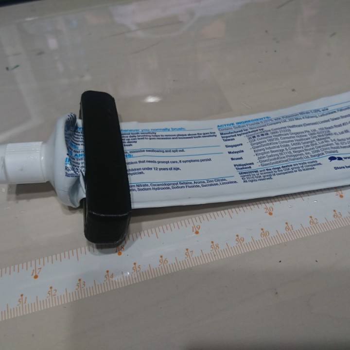 3D Printable Squeeze tool by Jed