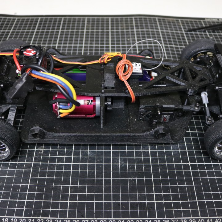 3D Printable MyRCCar 1/10 On-Road Build for Tesla Model S Body by Dlb Five