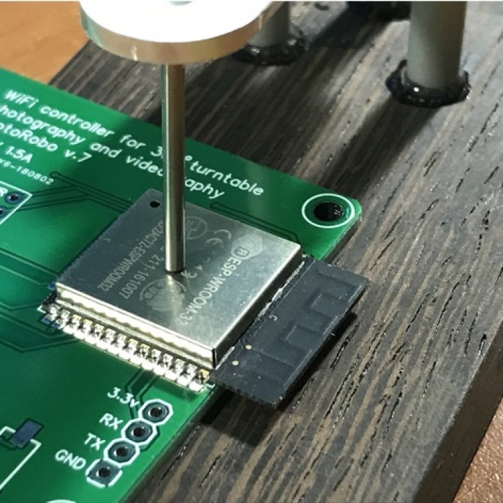 3D Printable SMD soldering clamp by Valera Perinski