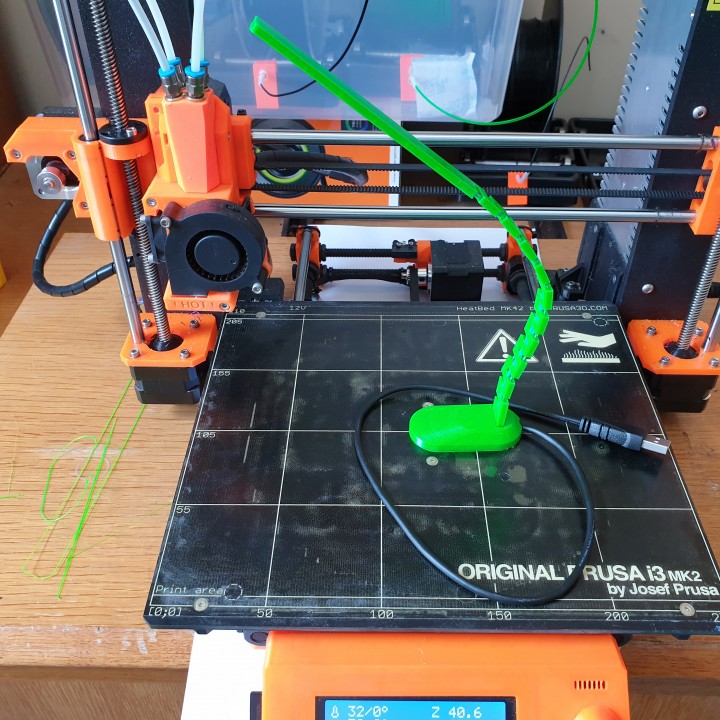 3D Printable Flexible LED strip USB Lamp by Brodie Fairhall