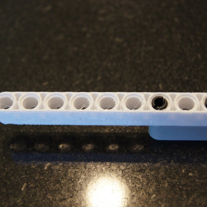 3D Printable 9x1 Lego Technic Liftarm - Part #40490 by Drew Pang