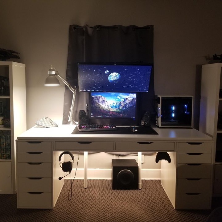 3D Printable Under-Desk Xbox One Controller Holder by Kyle Van Horne