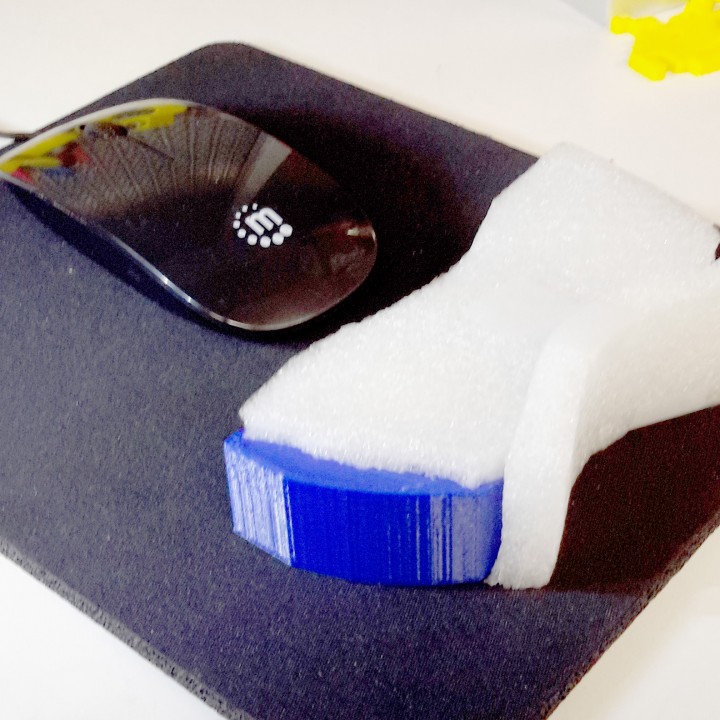 3D Printable Wrist Support by Aliaksei Petsiuk