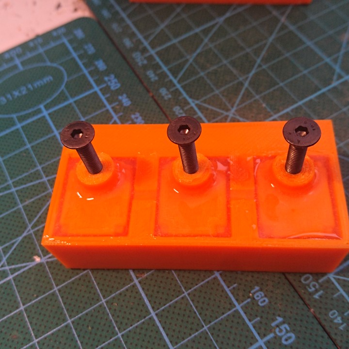 3D Printable Moulds for Heat preservation sleeve for E3D V5 by Xiaoling Yu