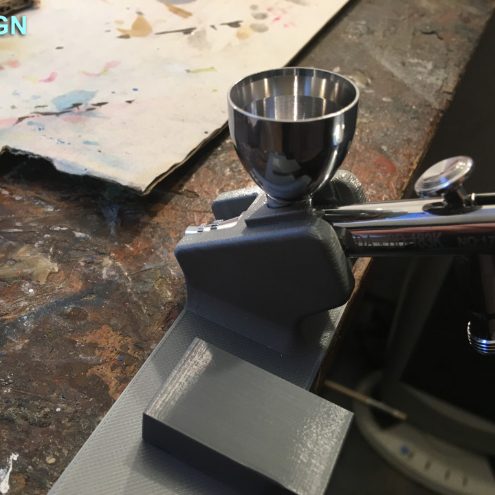 3D Printable Airbrush Stand by Miroslav Vybíral