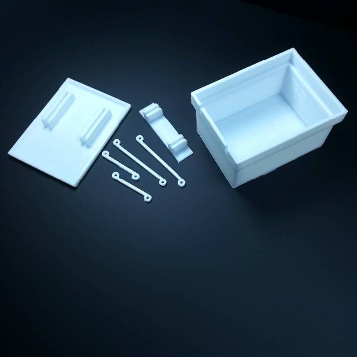 3D Printable box with 4-link hinged lid by Jacques Blom