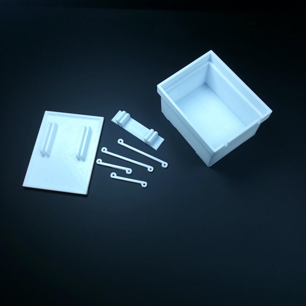 3D Printable box with 4-link hinged lid by Jacques Blom