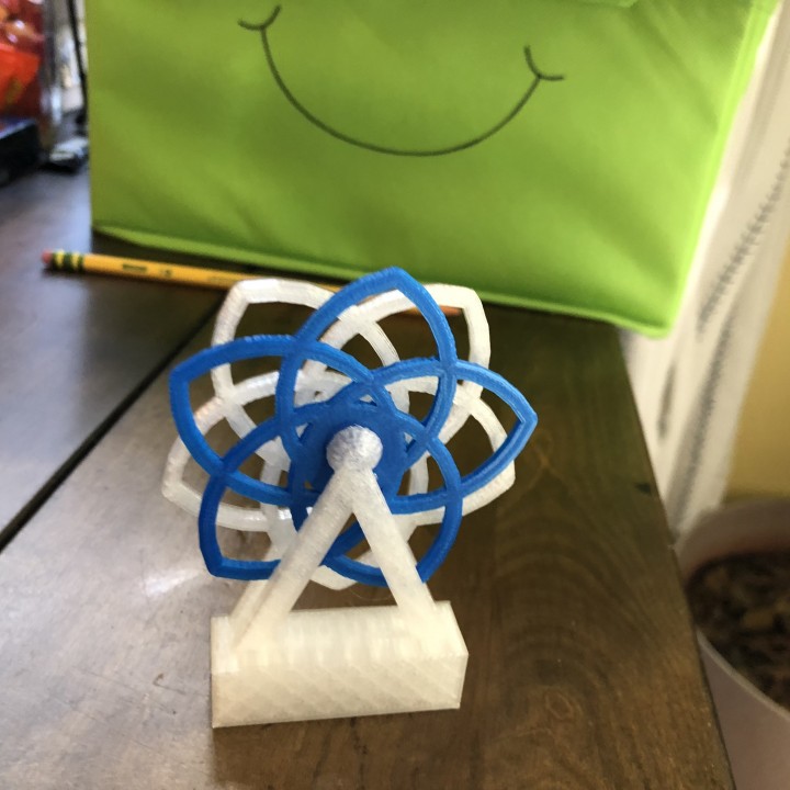 3D Printable Desktop Spinner by Ericka Axelsson