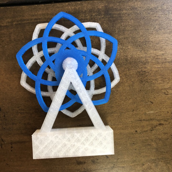 3D Printable Desktop Spinner by Ericka Axelsson