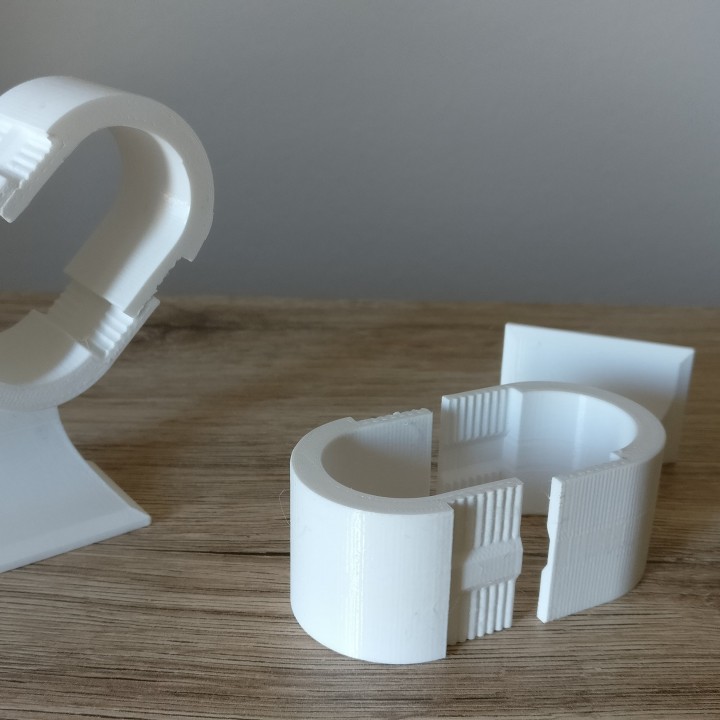 3D Printable Adjustable Watch Stand by Shift Happens