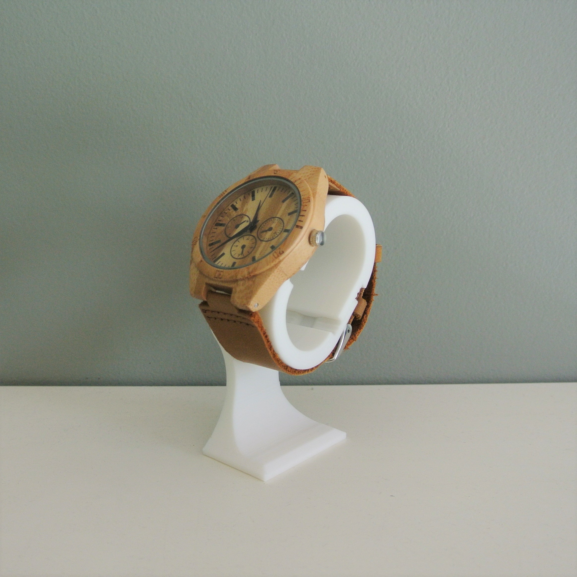 3D Printable Adjustable Watch Stand by Shift Happens