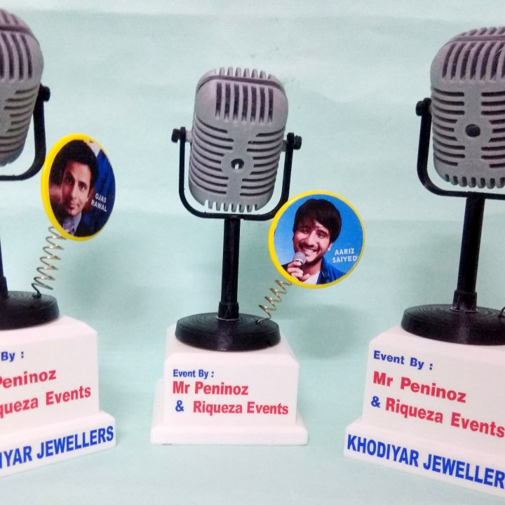 3D Printable Customised Microphone by Perry Koradiya