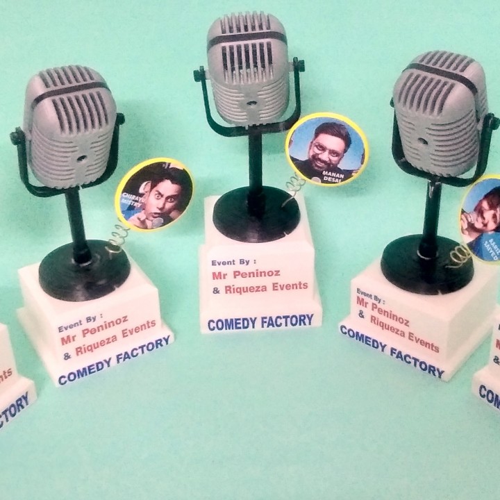 3D Printable Customised Microphone by Perry Koradiya