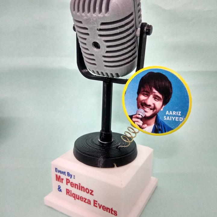 3D Printable Customised Microphone by Perry Koradiya