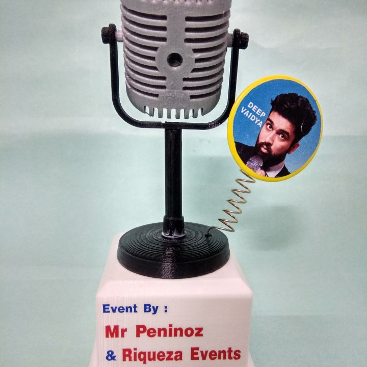 3D Printable Customised Microphone by Perry Koradiya