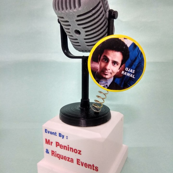 3D Printable Customised Microphone by Perry Koradiya