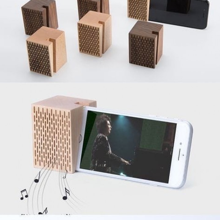 3D Printable Boombox phone stand by max Stuifzand