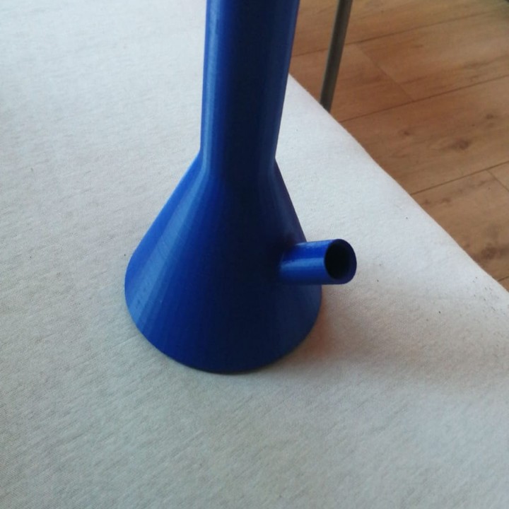 3D Printable Your simple but very functional bong by Daan Schuurmans