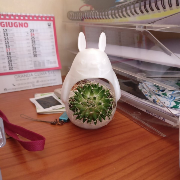 3D Printable Totoro planter - Small Totoro vase by Loris Bottello