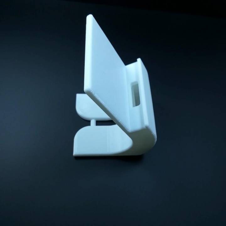 3D Printable smartphone docking by francesco proietti
