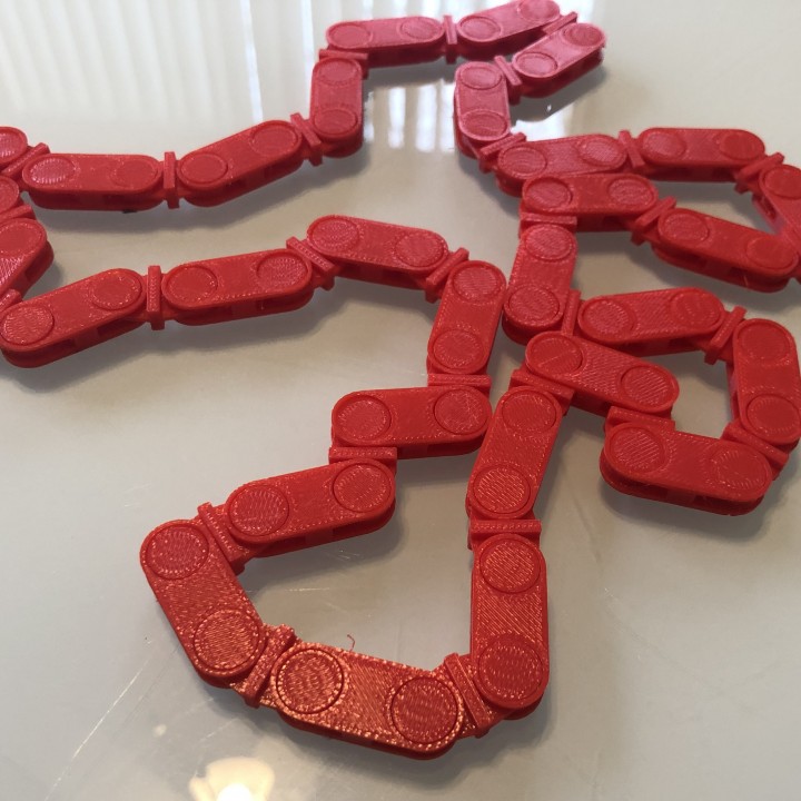 3D Printable Chain by Shahram Zomorrodi