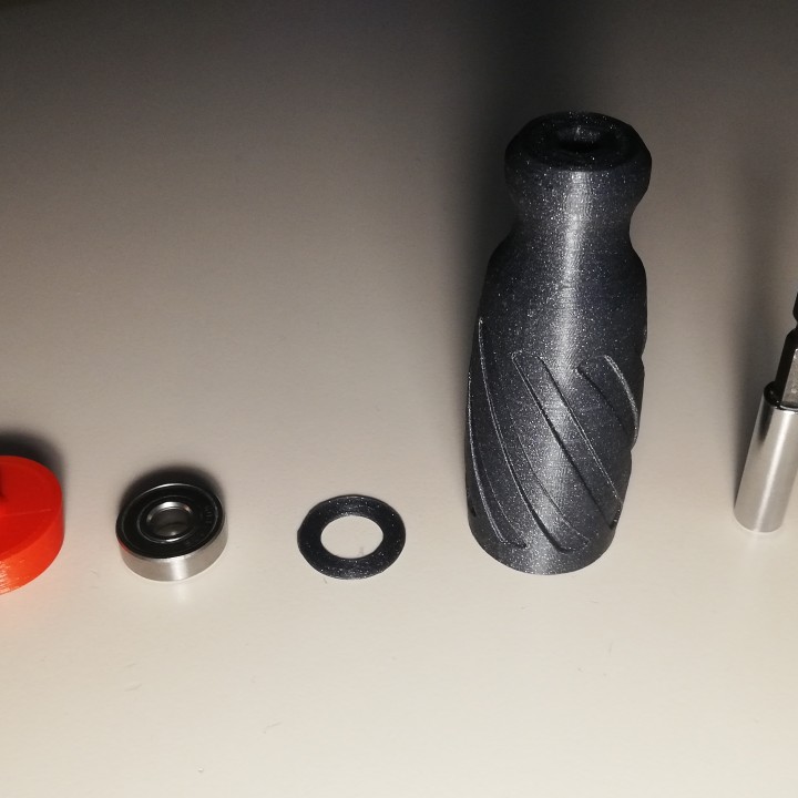 3D Printable Bits Screwdriver with rotating cap by Jakub Smołka