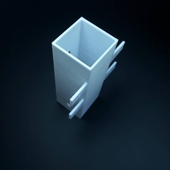 3D Printable 3d square tube short by Ian Iron