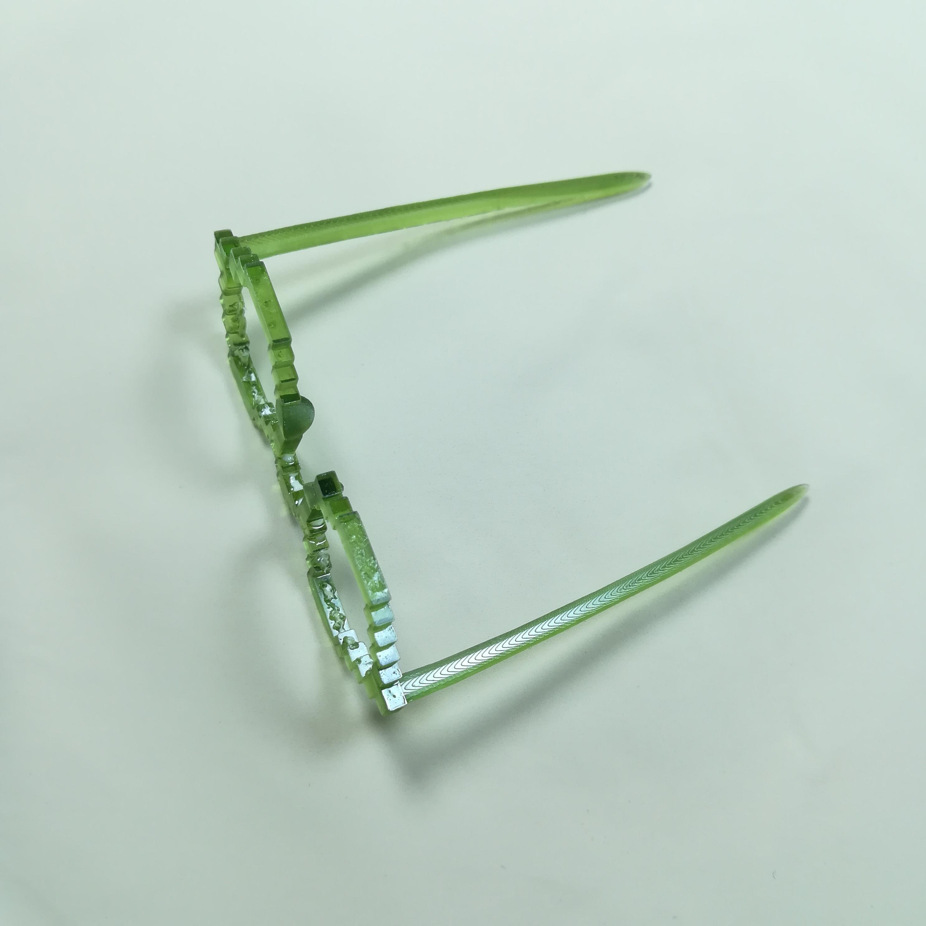 3D Printable Minecraft party glasses by chenxi yi