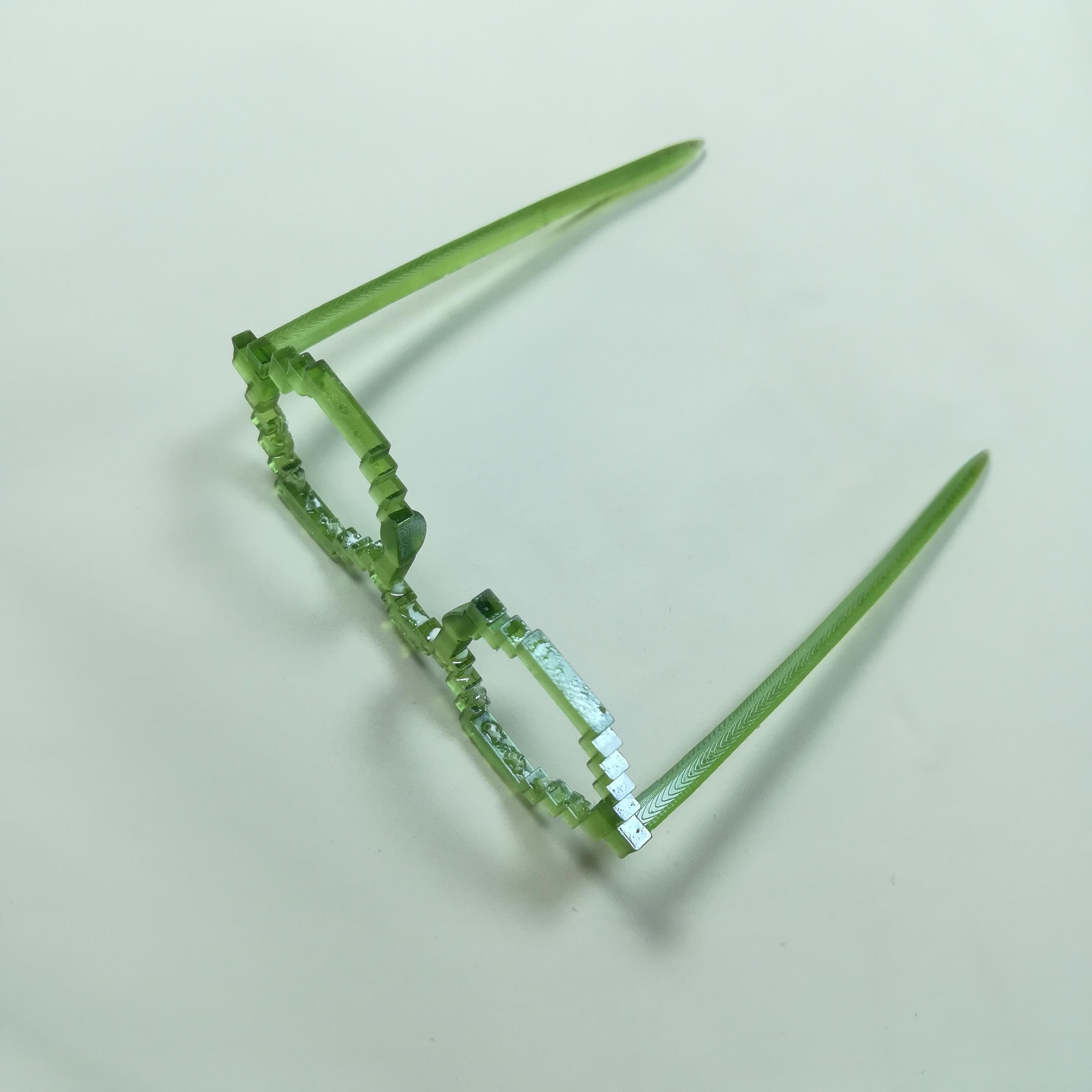 3D Printable Minecraft party glasses by chenxi yi