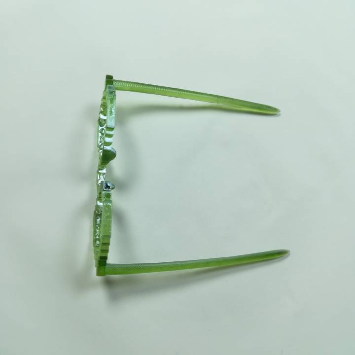 3D Printable Minecraft party glasses by chenxi yi