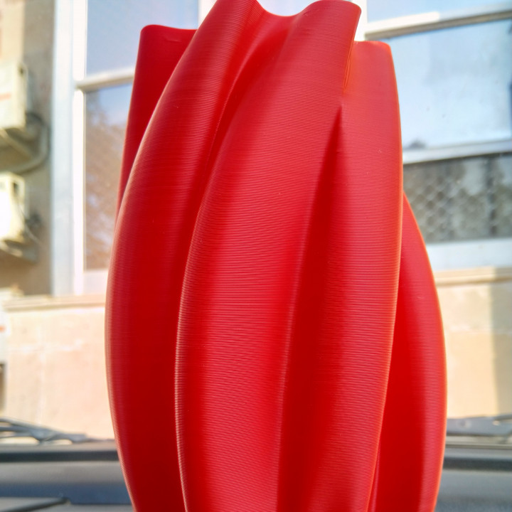 3D Printable Twisted tube Vase by Mohammad Ahad Islam