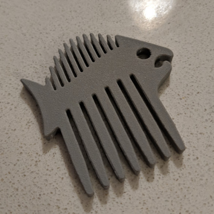3D Printable Fish-shaped comb for beard by rtm