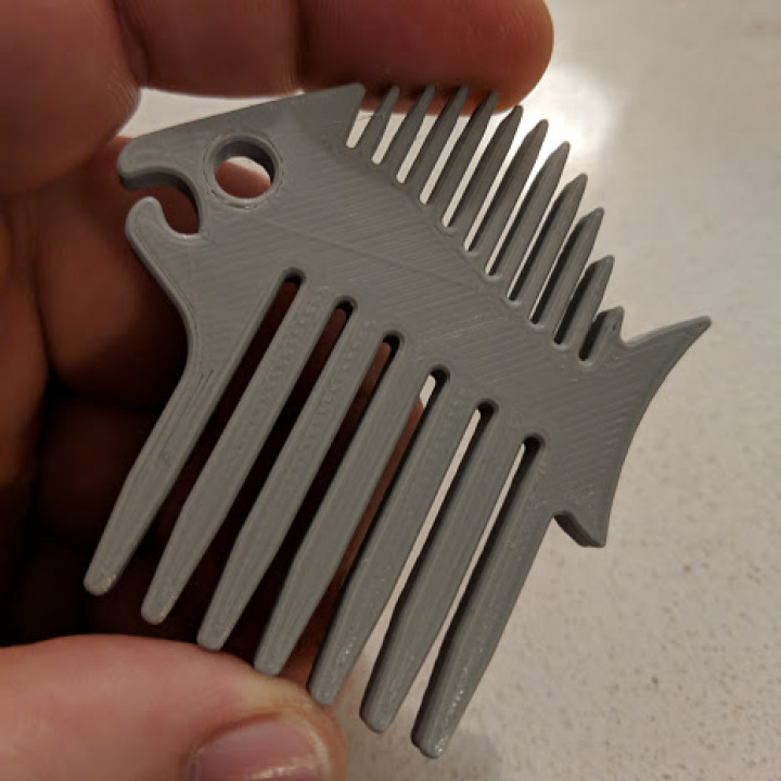 3D Printable Fish-shaped comb for beard by rtm