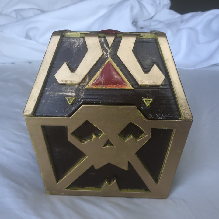 3D Printable Sea of Thieves Captain's Chest by Jake Kleiner