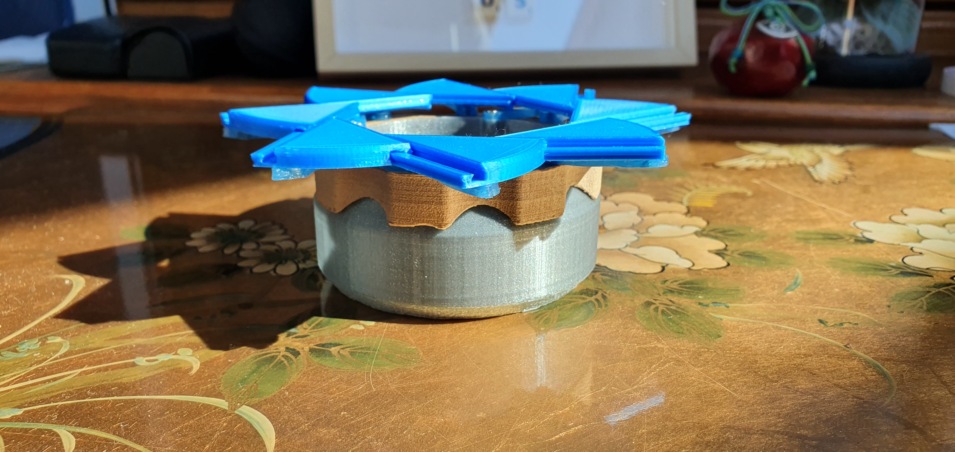 3D Printable Aperture Iris Box by Brien Allison